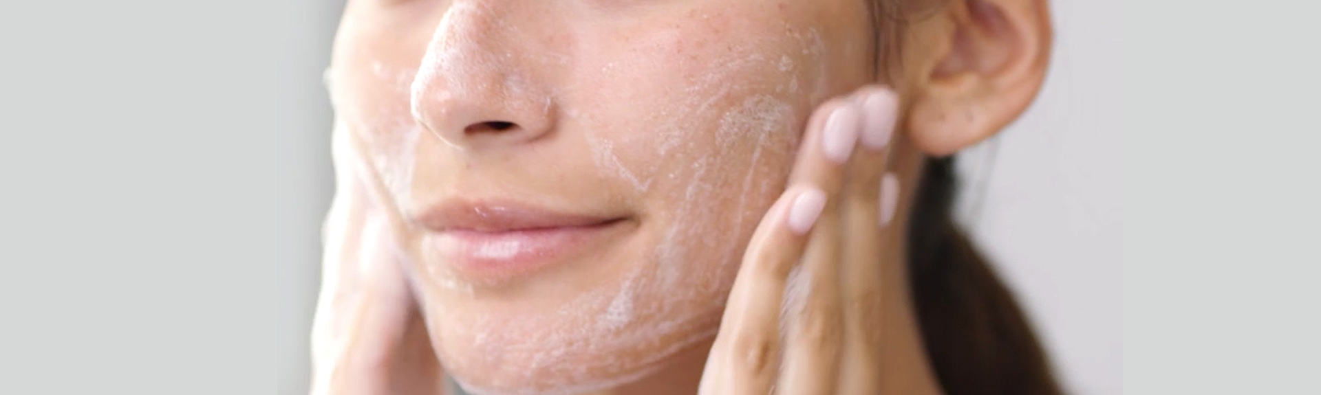 A Gentle Skincare Routine for Oily Skin | CeraVe